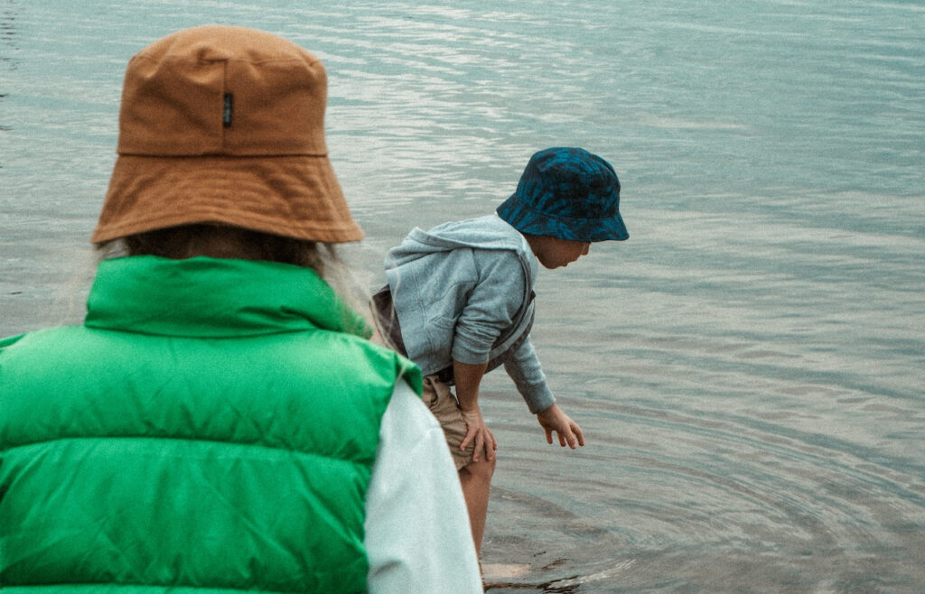 Bob Ricard : collection de vêtements et chapeau de la marque Ricard